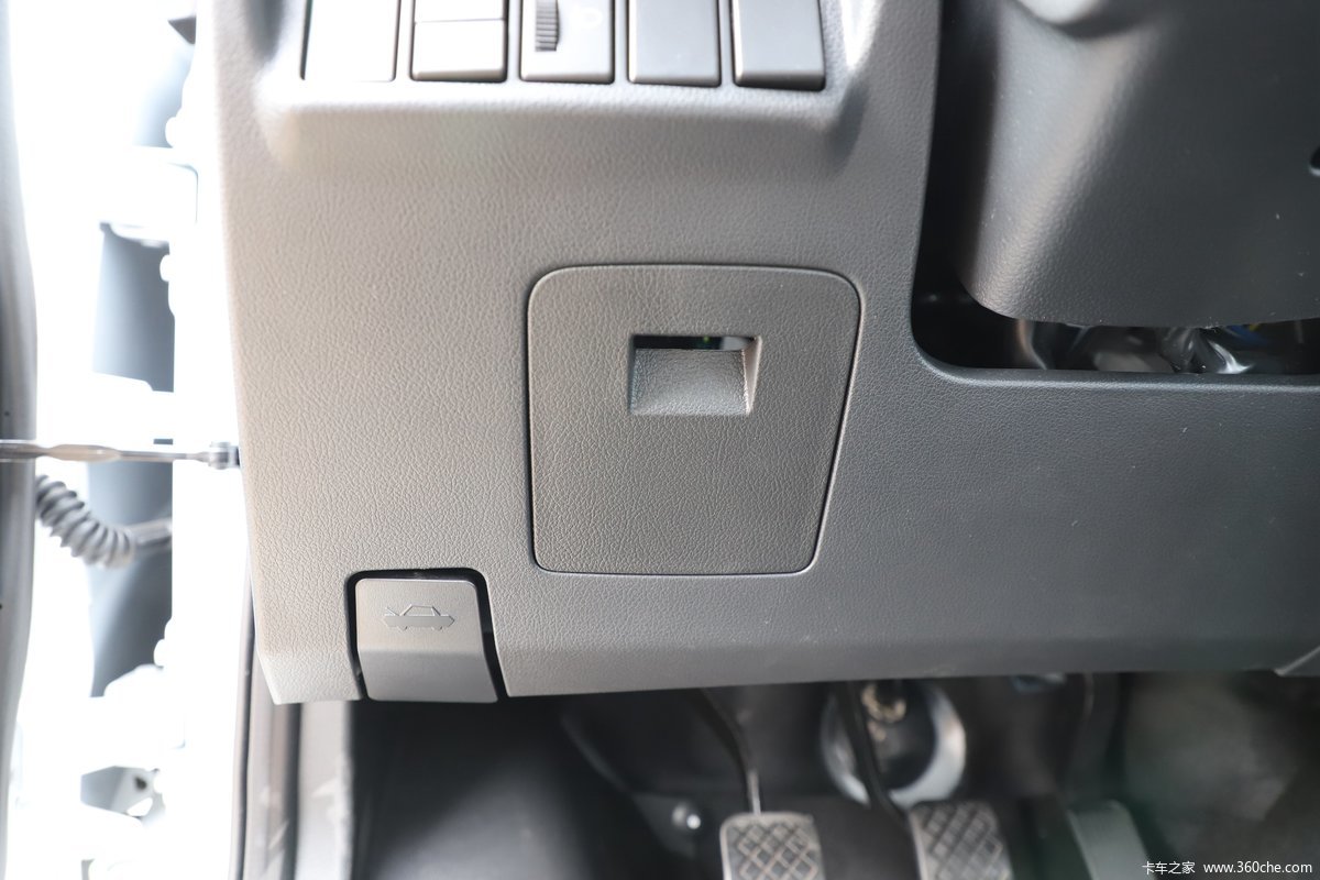 【图】金杯 金海狮 2021款 旅行狮 112马力 1.5L 6座多用途乘用车_实拍图片_1540136_卡车之家