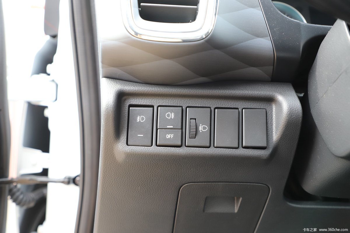 【图】金杯 金海狮 2021款 旅行狮 112马力 1.5L 6座多用途乘用车_实拍图片_1540136_卡车之家