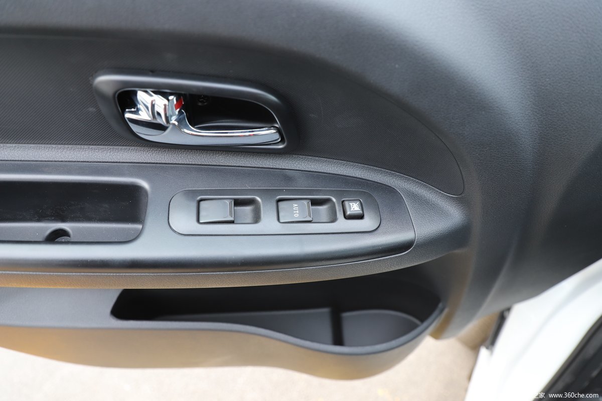 【图】金杯 金海狮 2021款 旅行狮 112马力 1.5L 6座多用途乘用车_实拍图片_1540136_卡车之家