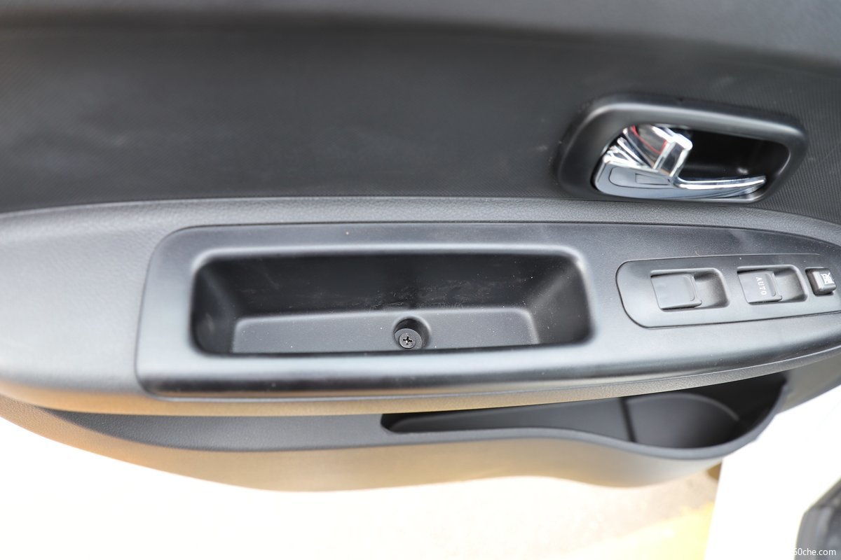 【图】金杯 金海狮 2021款 旅行狮 112马力 1.5L 6座多用途乘用车_实拍图片_1540136_卡车之家