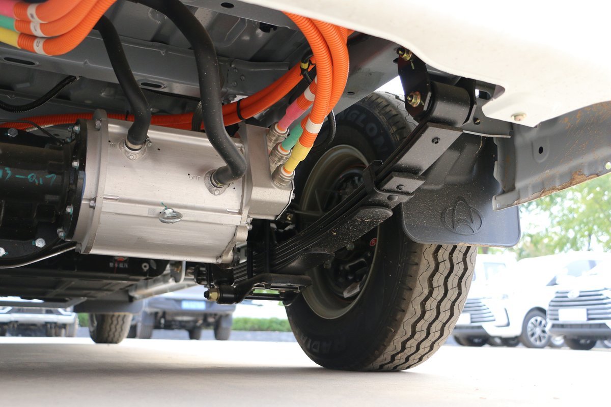 【图】长安 睿行EM60 2022款 2.58T 2座 纯电动厢式运输车(背掀门)41.86kWh_实拍图片_1541420_卡车之家