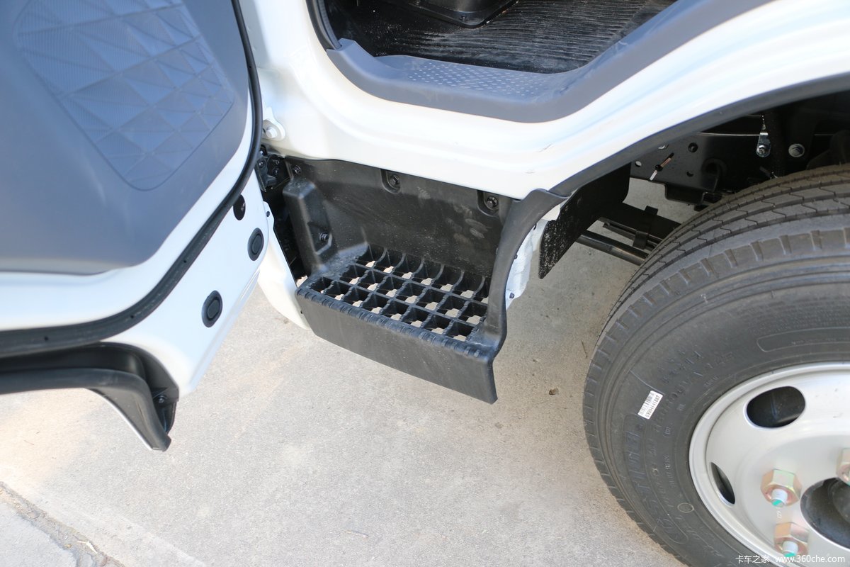 【图】江铃 凯运+ 中窄体 129马力 3.2米双排栏板轻卡(国六)(JX1040TSGA26)_实拍图片_1543499_卡车之家