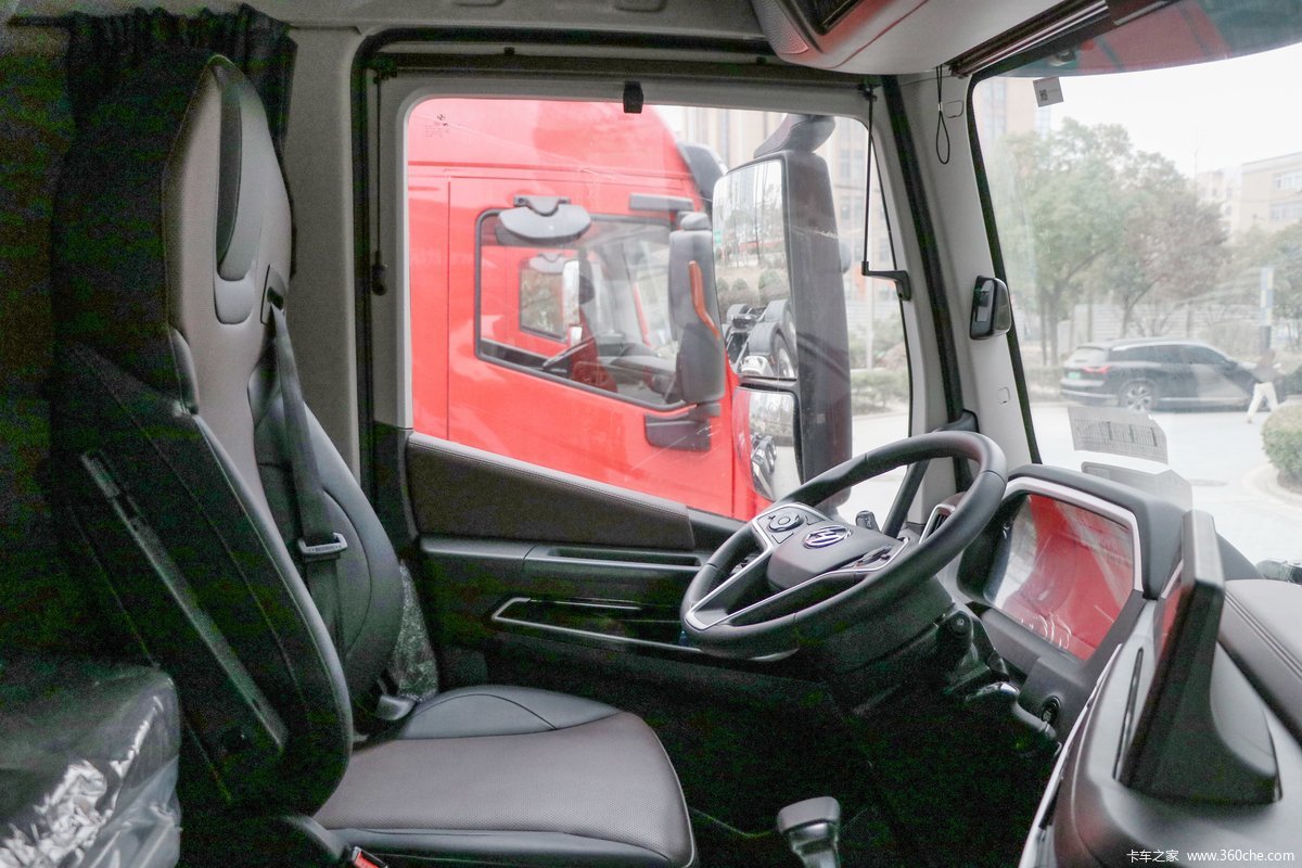 【图】上汽红岩 杰狮H6重卡 欧标高配版 560马力 6X4 AMT自动档牵引车(国六)(CQ4257SK13334)_实拍图片_1580726_卡车之家