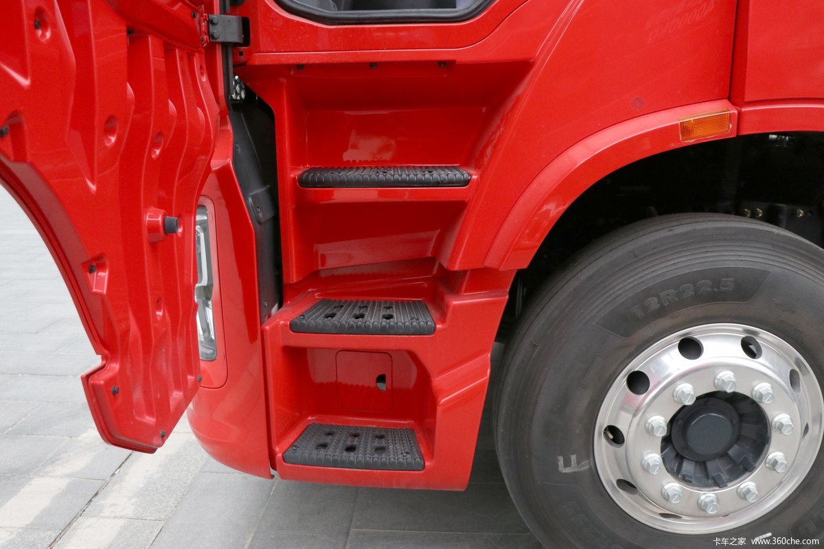 【图】上汽红岩 杰狮H6重卡 欧标高配版 560马力 6X4 AMT自动档牵引车(国六)(CQ4257SK13334)_实拍图片_1580747_卡车之家