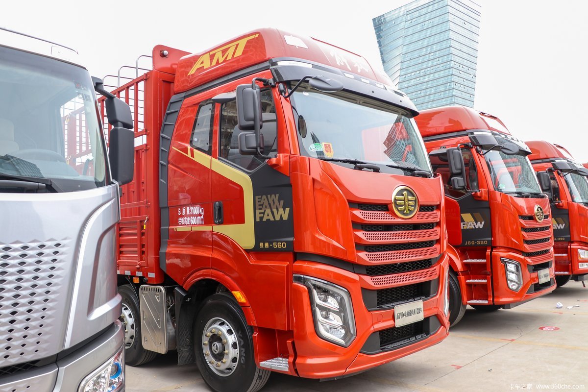 【图】一汽解放 J6V 领航版 560马力 8X4 9.4米AMT自动挡仓栅式载货车(CA5310CCYP66K24L7T4E6)_实拍图片_1594732_卡车之家