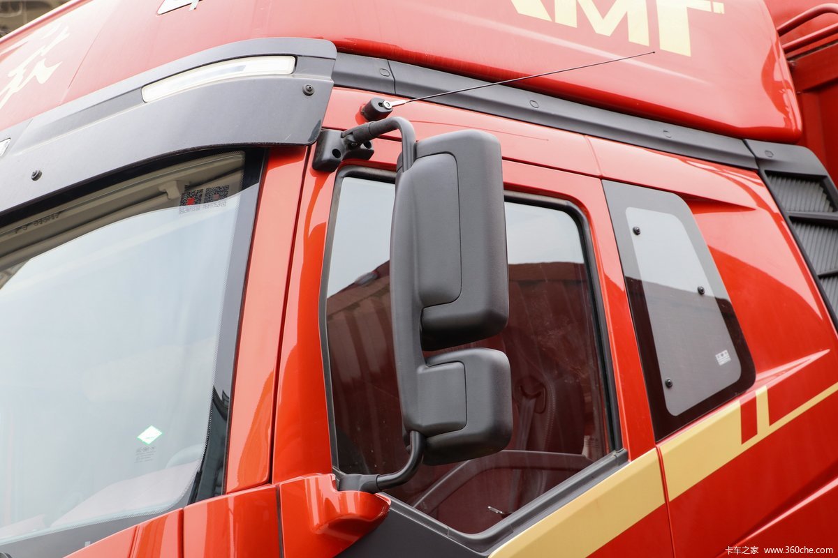 【图】一汽解放 J6V 领航版 560马力 8X4 9.4米AMT自动档仓栅式载货车(CA5310CCYP66K24L7T4E6)_实拍图片_1594731_卡车之家