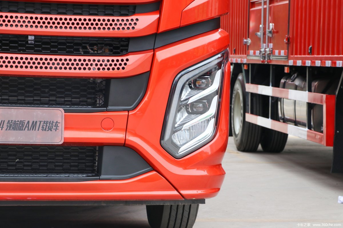 【图】一汽解放 J6V 领航版 560马力 8X4 9.4米AMT自动档仓栅式载货车(CA5310CCYP66K24L7T4E6)_实拍图片_1594724_卡车之家