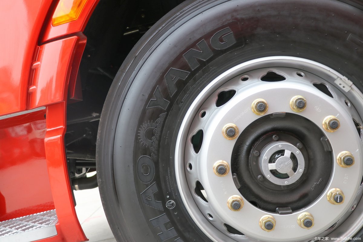 【图】一汽解放 J6V 领航版 560马力 8X4 9.4米AMT自动档仓栅式载货车(CA5310CCYP66K24L7T4E6)_实拍图片_1594802_卡车之家