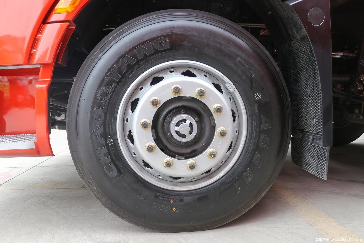 【图】一汽解放 J6V 领航版 560马力 8X4 9.4米AMT自动档仓栅式载货车(CA5310CCYP66K24L7T4E6)_实拍图片_1594802_卡车之家