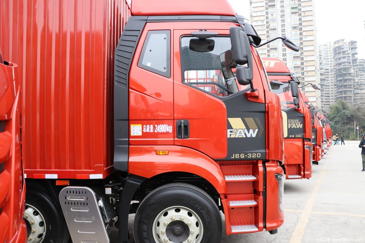 【图】一汽解放 J6G 领航版 320马力 6X2 9.7米厢式载货车(国六)(CA5250XXYP62K1L5T3E6)_实拍图片_1595231_卡车之家