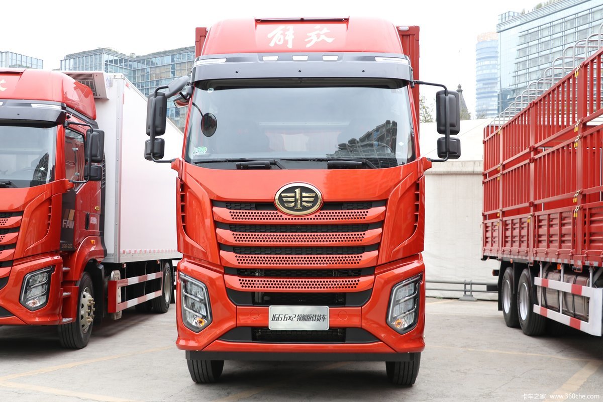 【图】一汽解放 J6G 领航版 320马力 6X2 9.7米厢式载货车(国六)(CA5250XXYP62K1L5T3E6)_实拍图片_1595236_卡车之家