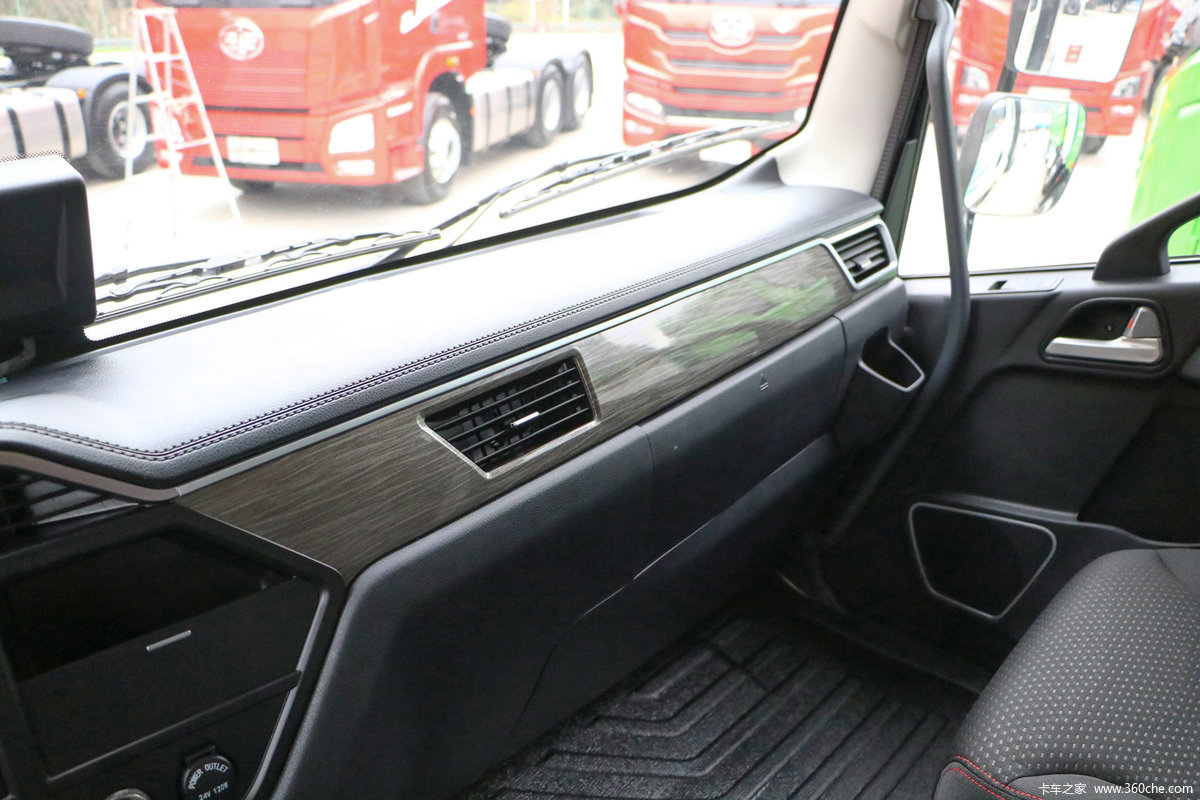 【图】青岛解放 JK6重卡 6X4 充换一体牵引车(国六)(CA4250P28T1BEVA80)282kWh_实拍图片_1596261_卡车之家