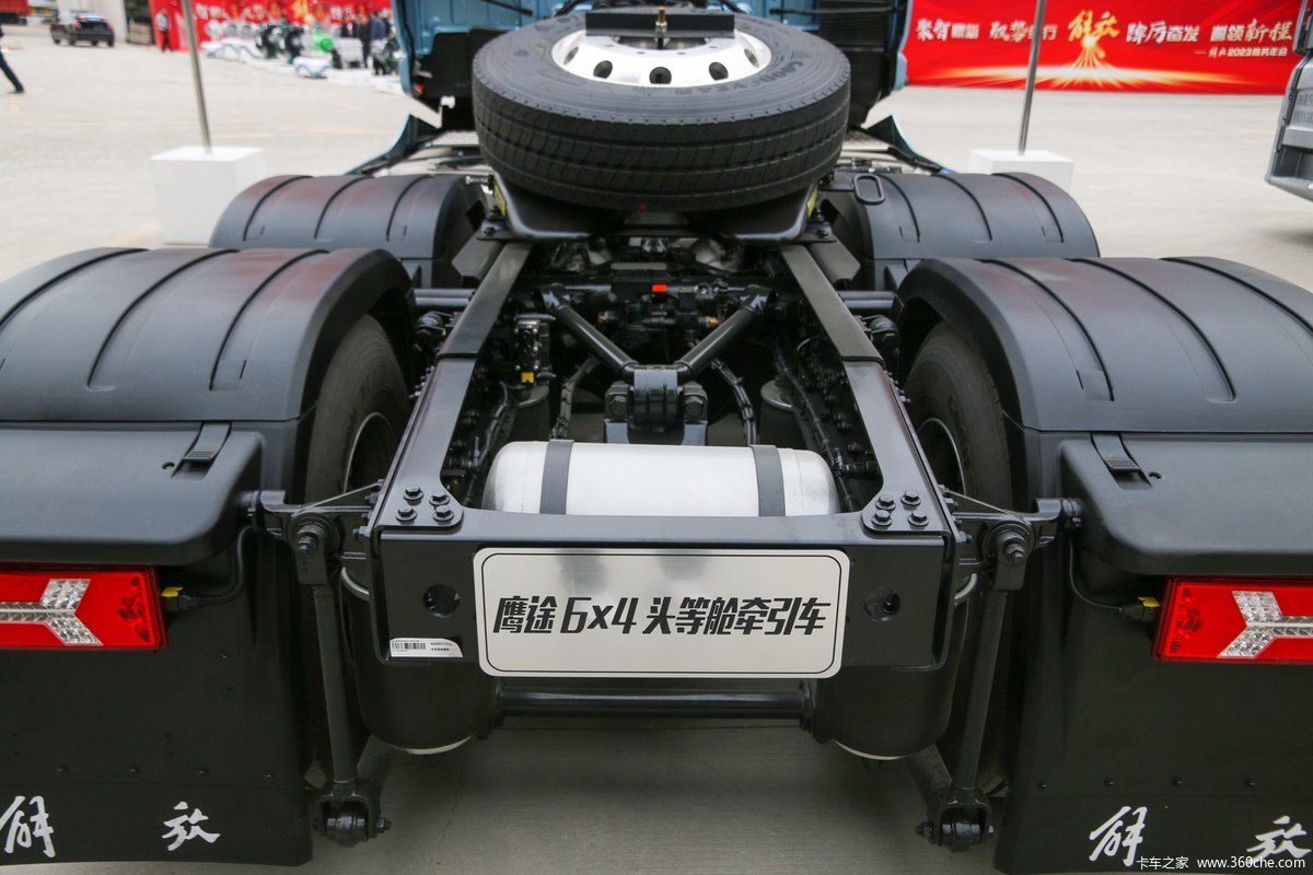 【图】青岛解放 鹰途 头等舱 620马力 6X4 AMT自动档牵引车(CA4257P35K2T1E6A80)_实拍图片_1596501_卡车之家