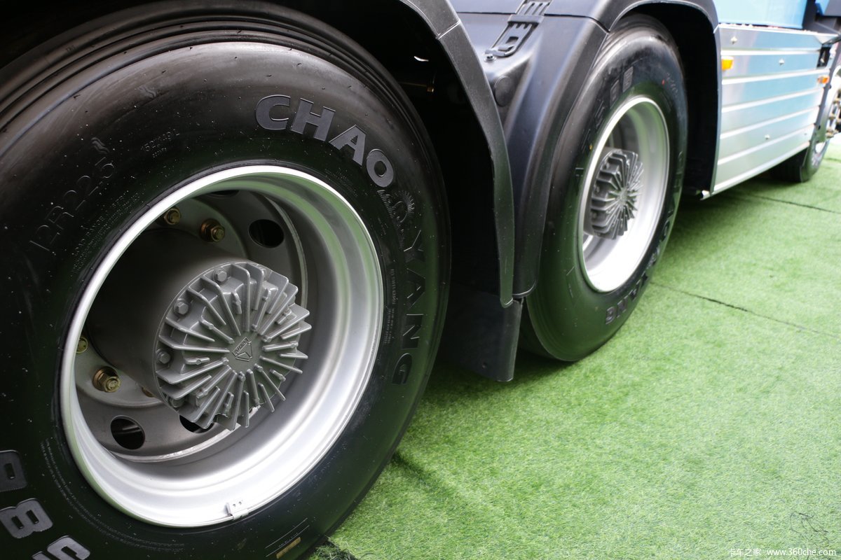 【图】中国重汽 HOWO TX重卡 25T 6X4纯电动牵引车(ZZ4257Y344GZ1BEV35)350.07kWh_实拍图片 ...