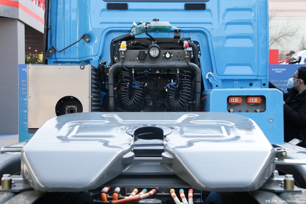 【图】中国重汽 HOWO TX重卡 25T 6X4纯电动牵引车(ZZ4257Y344GZ1BEV35)350.07kWh_实拍图片 ...