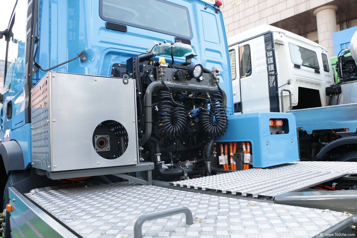 【图】中国重汽 HOWO TX重卡 25T 6X4纯电动牵引车(ZZ4257Y344GZ1BEV35)350.07kWh_实拍图片 ...