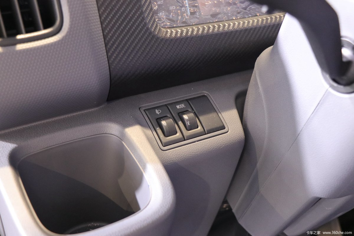 【图】江铃 乐行E路达 建材家具版 4.5T 4.2米单排纯电动栏板轻卡(JX1044TGB2BEV)100.46kWh_实拍图片 ...