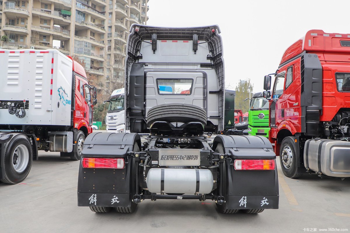 【图】一汽解放 J6E重卡 520马力 4X2 AMT自动档牵引车(CA4180P66K25E6)_实拍图片_1598891_卡车之家