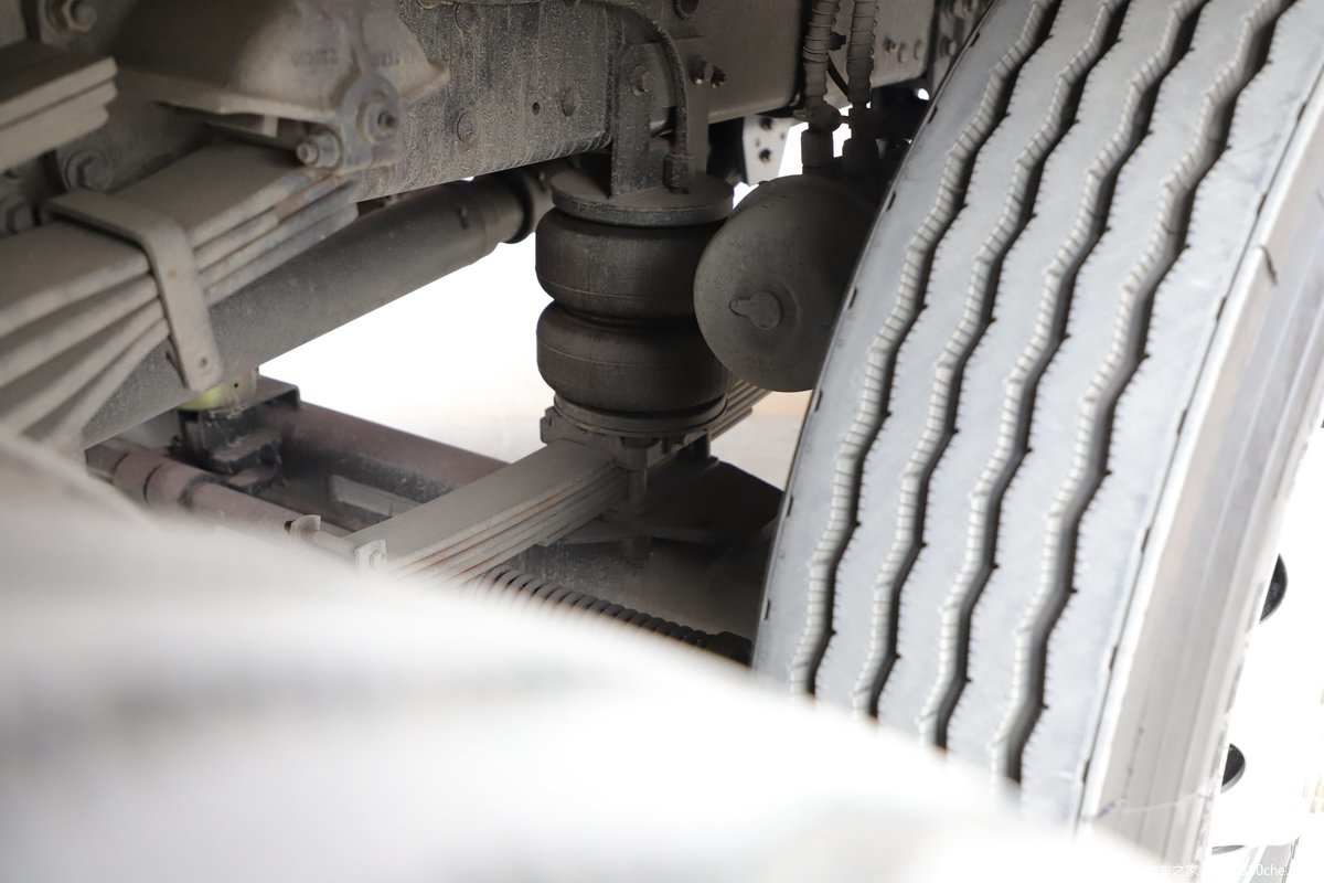 【图】青岛解放 JH6重卡 290马力 6X2R 9.5米翼开启厢式载货车(国六)_实拍图片_1599012_卡车之家