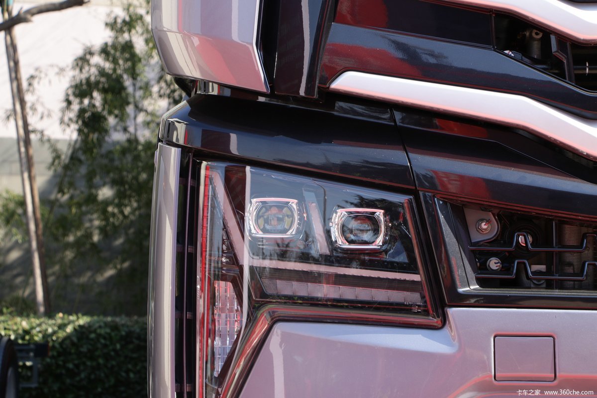 【图】中国重汽 HOWO Max重卡 轻奢版 480马力 6X4 AMT自动档牵引车(国六)(ZZ4257V344KF1)_实拍图片 ...