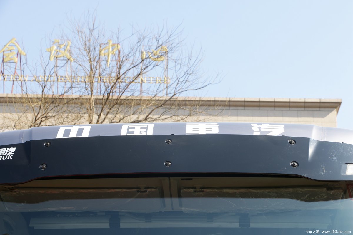 【图】中国重汽 HOWO Max重卡 轻奢版 480马力 6X4 AMT自动档牵引车(国六)(ZZ4257V344KF1)_实拍图片 ...