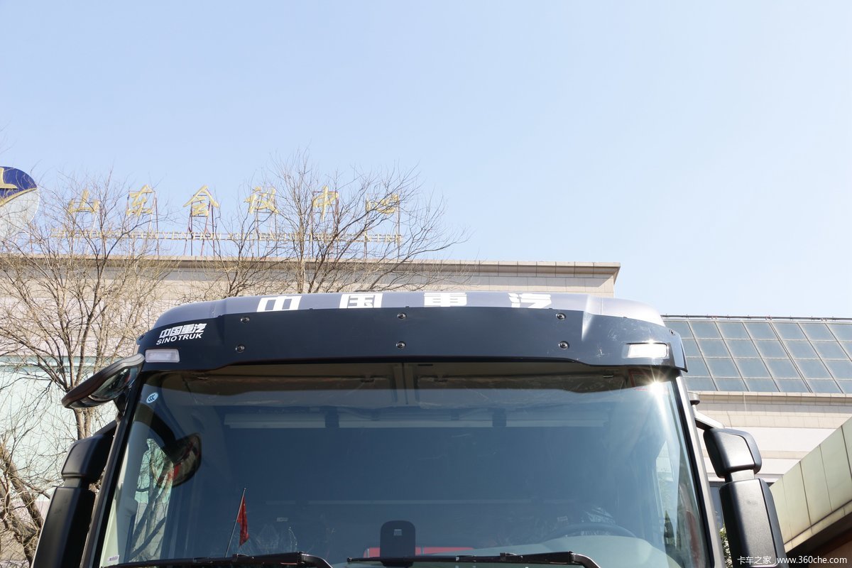 【图】中国重汽 HOWO Max重卡 轻奢版 480马力 6X4 AMT自动档牵引车(国六)(ZZ4257V344KF1)_实拍图片 ...