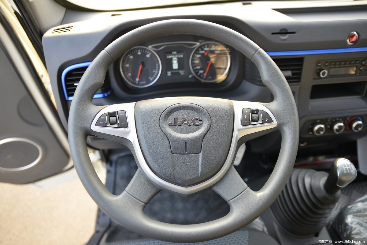 【图】江淮 骏铃V5 150马力 4.15米单排厢式轻卡(国六)(HFC5043XXYP32K1C7S)_实拍图片_1609892_卡车之家