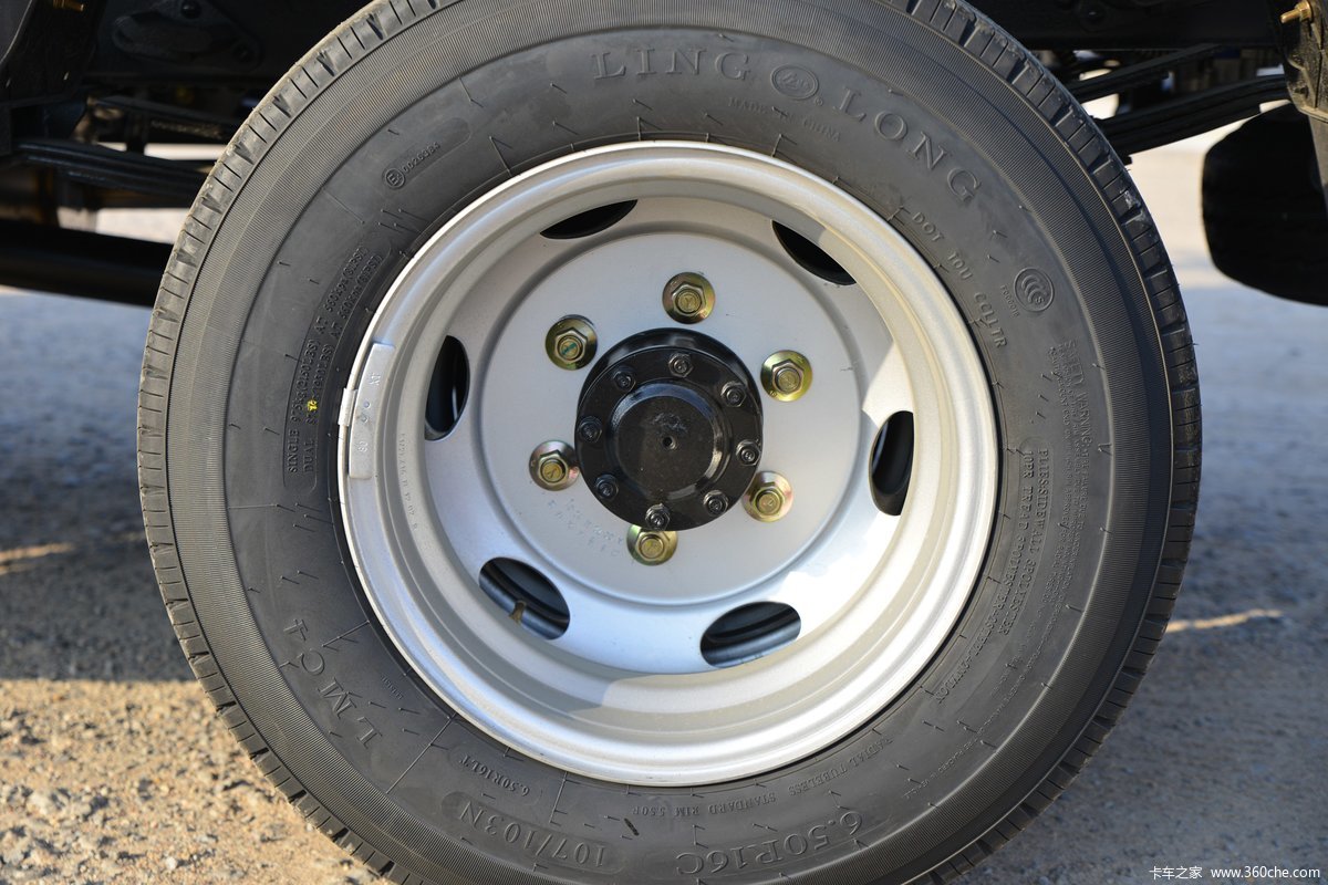 【图】福田 奥铃捷运 经典版 132马力 3.25米排半栏板轻卡(万里扬5档)(BJ1041V9JBA-AA1)_实拍图片_1611597_卡车之家