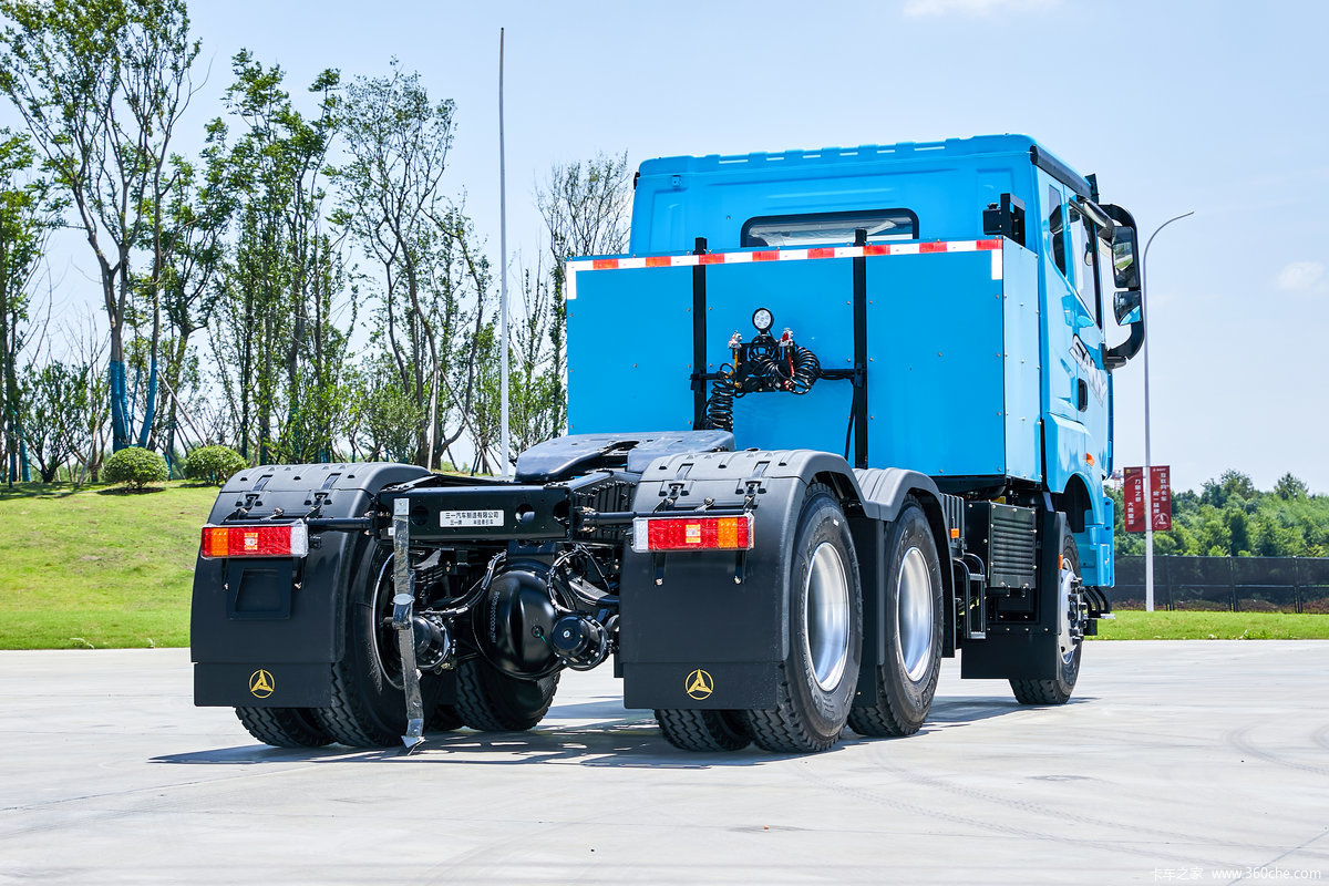 【图】三一重卡 江山平顶 6X4 纯电动牵引车282kWh_实拍图片_1620640_卡车之家