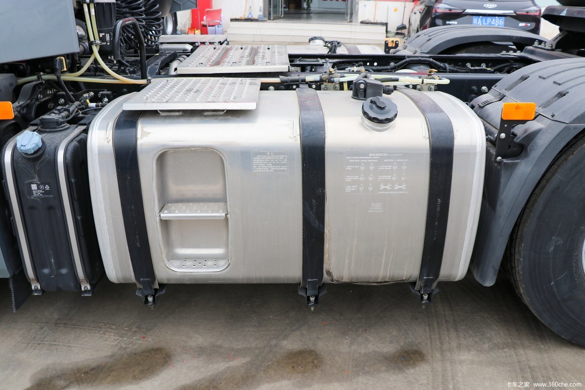 【图】江淮 格尔发K7重卡 舒适版 490马力 6X4 AMT自动挡牵引车(国六)(液缓)(HFC4252P1K7E33KS)_实拍图片 ...