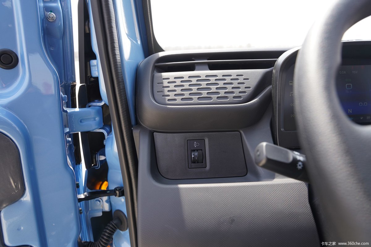 【图】雷驰 仁T10 1.6T 1.75米单排电动栏板微卡(HLD1020P1B21BEV)15.12kWh_实拍图片_1623906_卡车之家