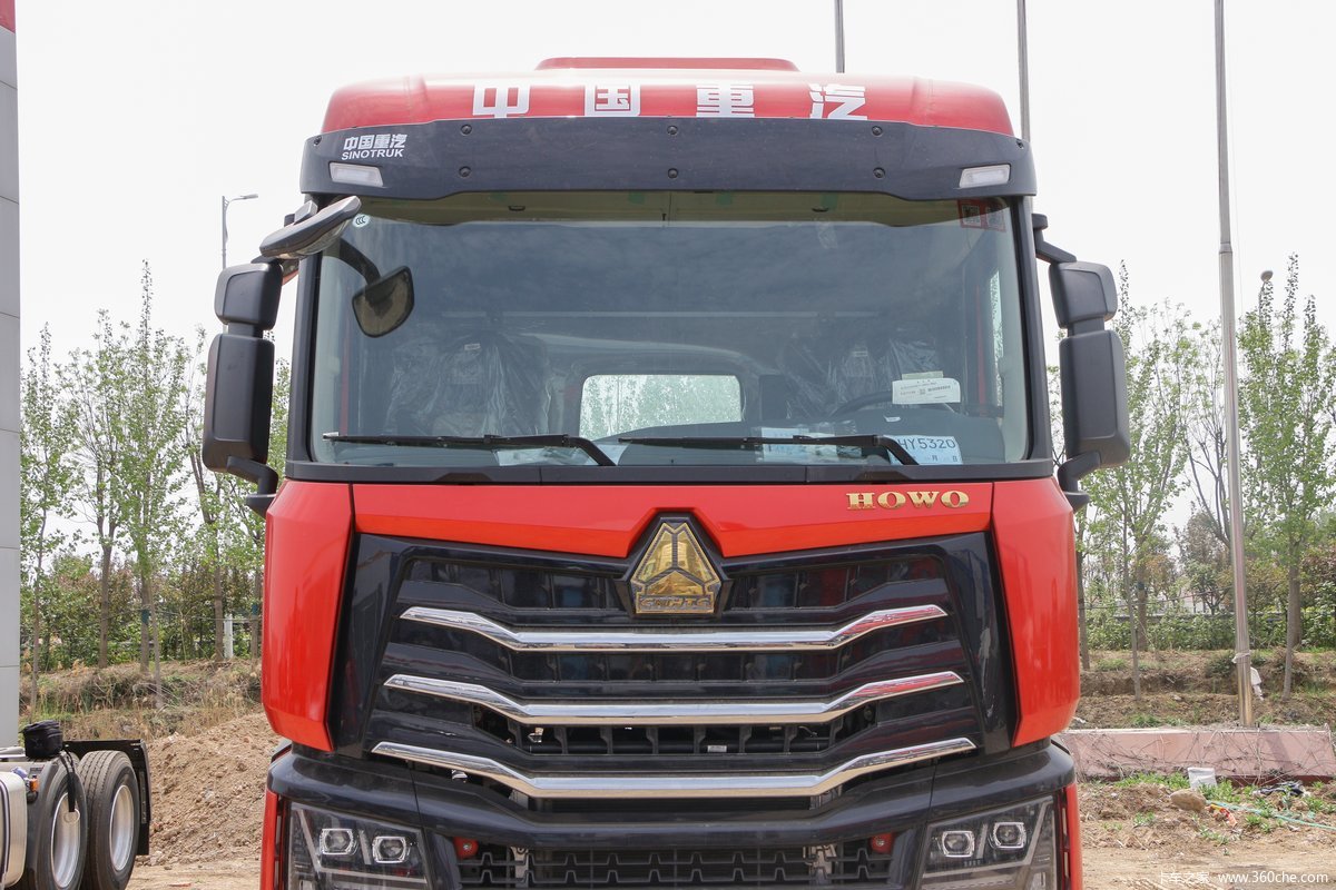 【图】中国重汽 HOWO MAX 350马力 6X2 9.6米AMT自动档栏板载货车(ZZ1257N54CKF1)_实拍图片_1634510_卡车之家