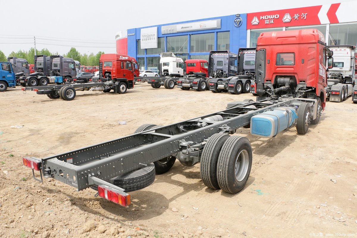 【图】中国重汽 HOWO MAX 350马力 6X2 9.6米AMT自动档栏板载货车(ZZ1257N54CKF1)_实拍图片_1634510_卡车之家