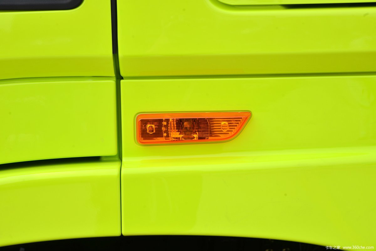 【图】东风商用车 天龙旗舰KX 王者版 660马力 6X4 牵引车(荧光绿)(国六)(DFH4250CX7)_实拍图片_1636637_卡车之家