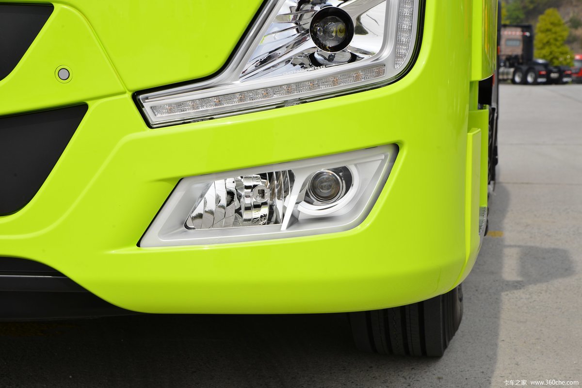 【图】东风商用车 天龙旗舰KX 王者版 660马力 6X4 牵引车(荧光绿)(国六)(DFH4250CX7)_实拍图片_1636637_卡车之家