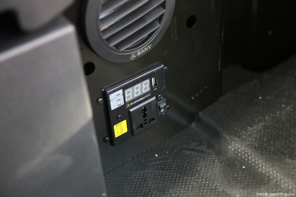 【图】三一集团 新朱宏 旗舰版 620马力 6X4 AMT自动档牵引车(HQC42513SWK15F)_实拍图片_1646625_卡车之家