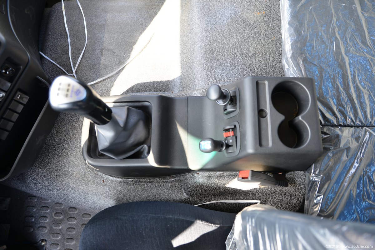 【图】大运 风尚 复合型 245马力 4X4 4.2米自卸车(国六)(DYQ2183D6BC)_实拍图片_1648260_卡车之家