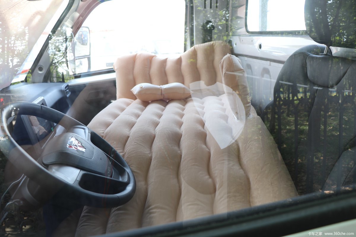 【图】五菱 龙卡 舒适型 2.0L 136马力 汽油 3.8米单排栏板微卡(国六)(LZW1031GHU)_实拍图片_1667973_卡车之家