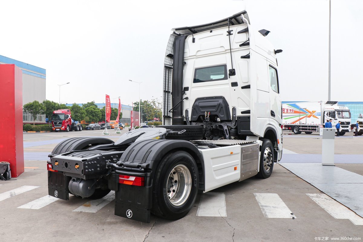 【图】陕汽重卡 德龙X6000 600马力 4X2 AMT自动挡自动驾驶牵引车(国六)(SX4189GD1Q2)_实拍图片_1659874_卡车之家