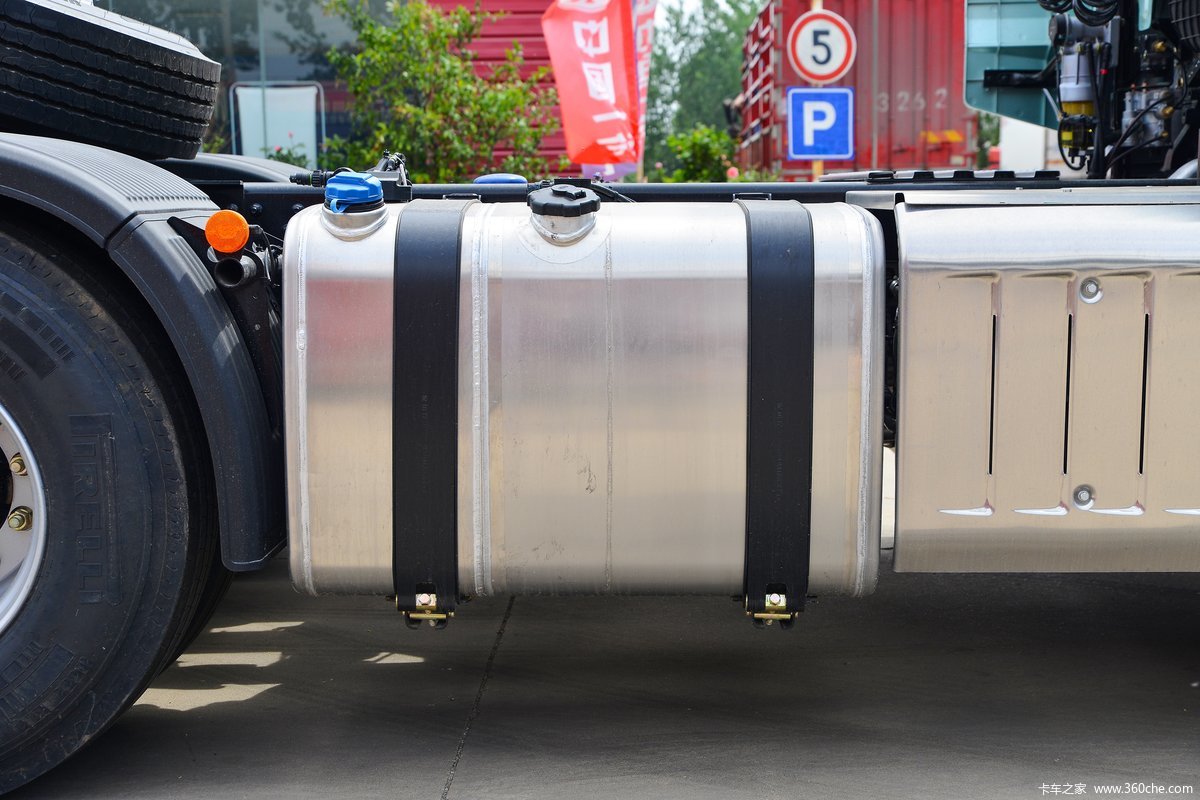 【图】青岛解放 JH6重卡 610马力 6X4 AMT自动档牵引车(CA4258P25K15T1E6A80)_实拍图片_1662905_卡车之家