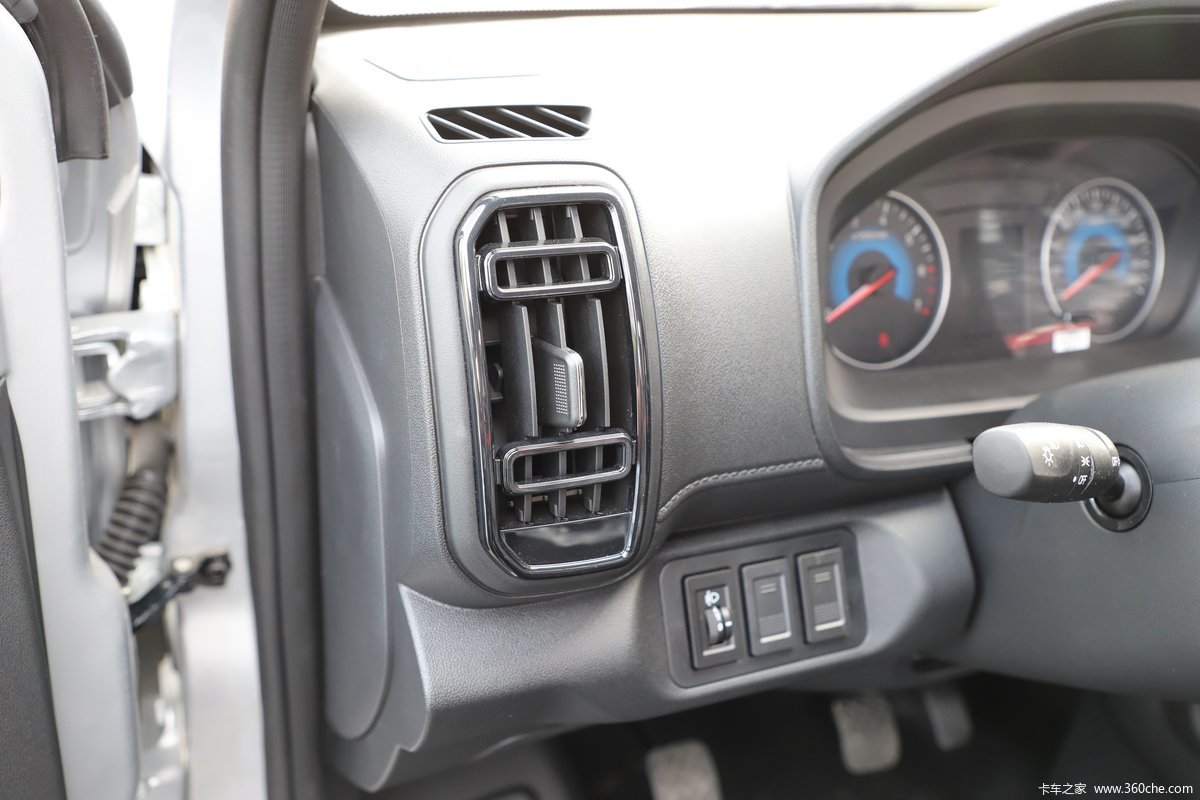 【图】东风小康 D71 LV0 2.0L 142马力 汽油 3.4米单排栏板微卡(国六)(DXK1031TK6HL)_实拍图片_1665865_卡车之家