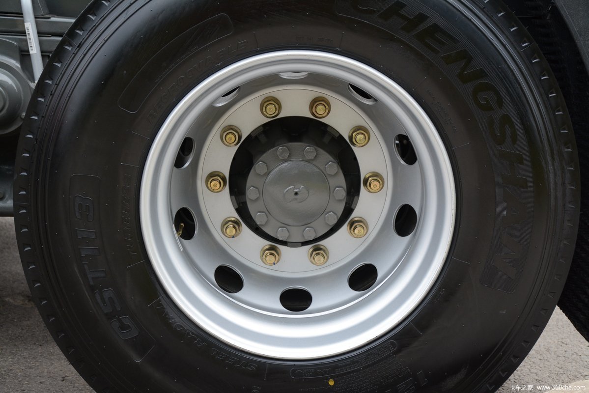 【图】中国重汽 HOWO TX7重卡 460马力 6X4 牵引车(高顶)(国六)(ZZ4257V324GF1)_实拍图片_1670396_卡车之家