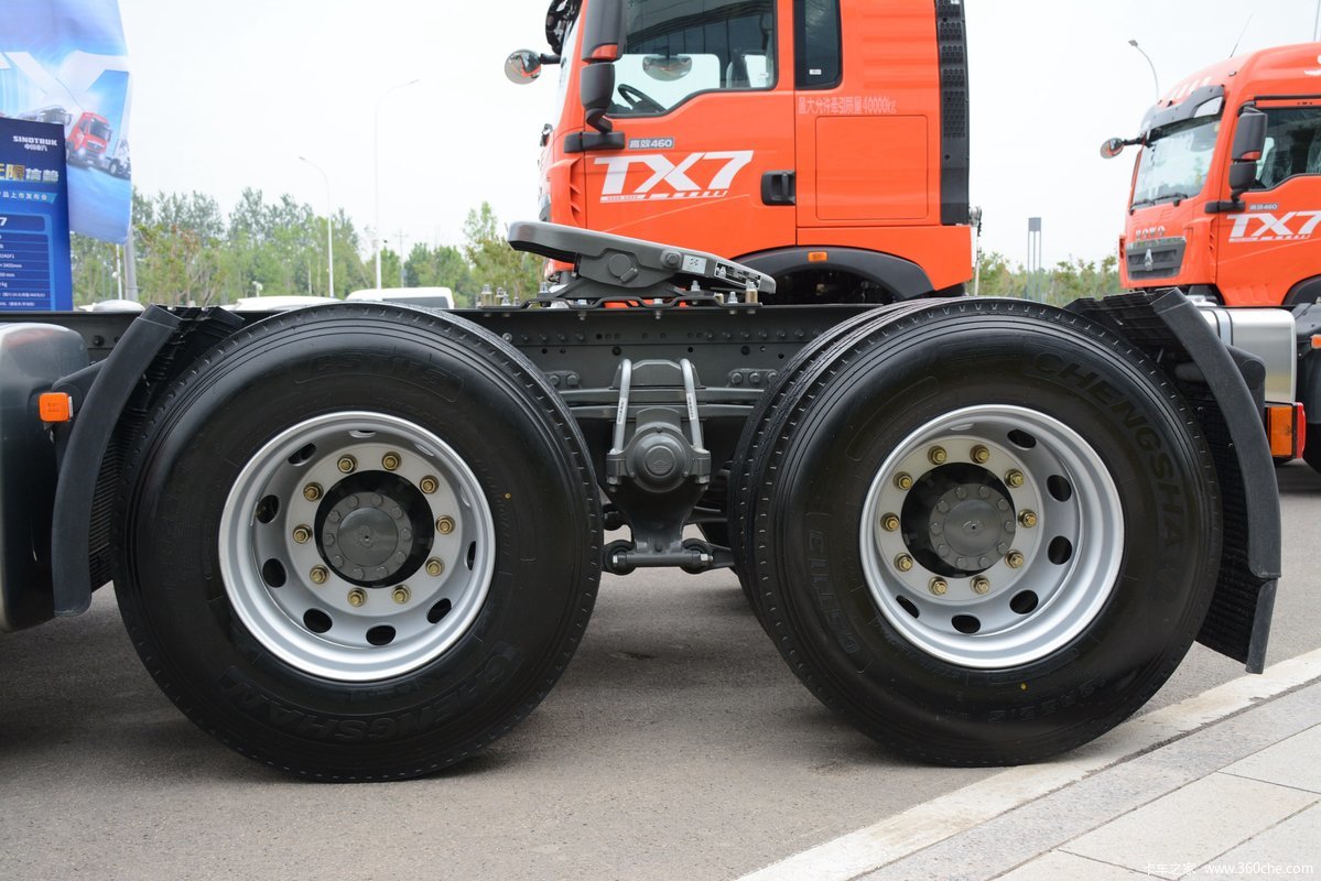 【图】中国重汽 HOWO TX7重卡 460马力 6X4 牵引车(高顶)(国六)(ZZ4257V324GF1)_实拍图片_1670401_卡车之家