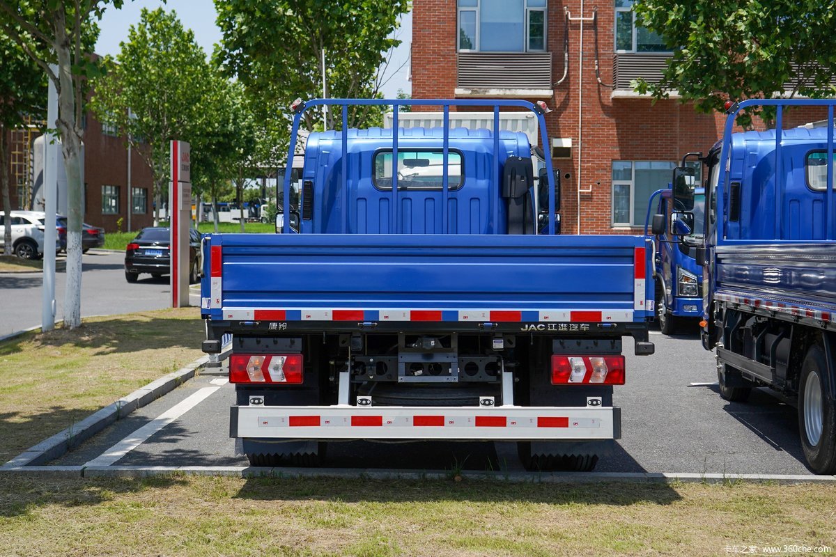 【图】江淮 领跑ES6 4.5T 4.18米单排插电式混合动力栏板轻卡(HFC1041PHEV2Q)15.5kWh_实拍图片_1677304_卡车之家