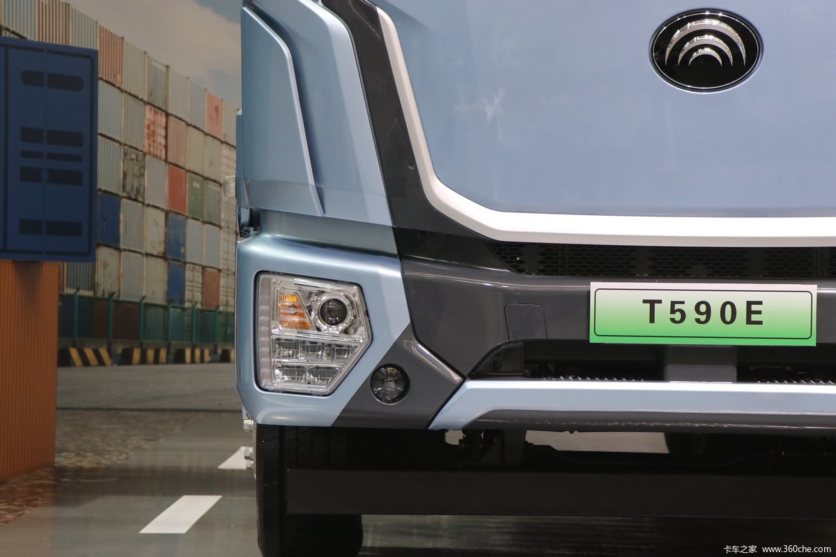 【图】宇通重卡 T590E 6X4 纯电动牵引车422kWh_实拍图片_1677591_卡车之家