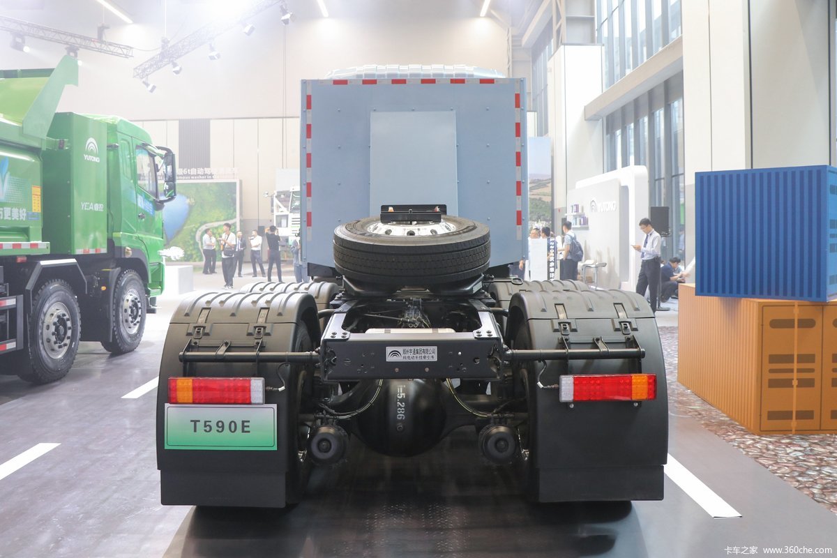 【图】宇通重卡 T590E 6X4 纯电动牵引车422kWh_实拍图片_1677591_卡车之家