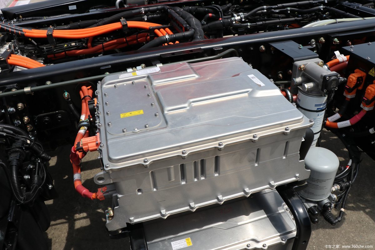 【图】东风华神 HV5 18T 6.9米插电式混合动力冷藏车(DFD5186XLCLCHEV)_实拍图片_1678083_卡车之家