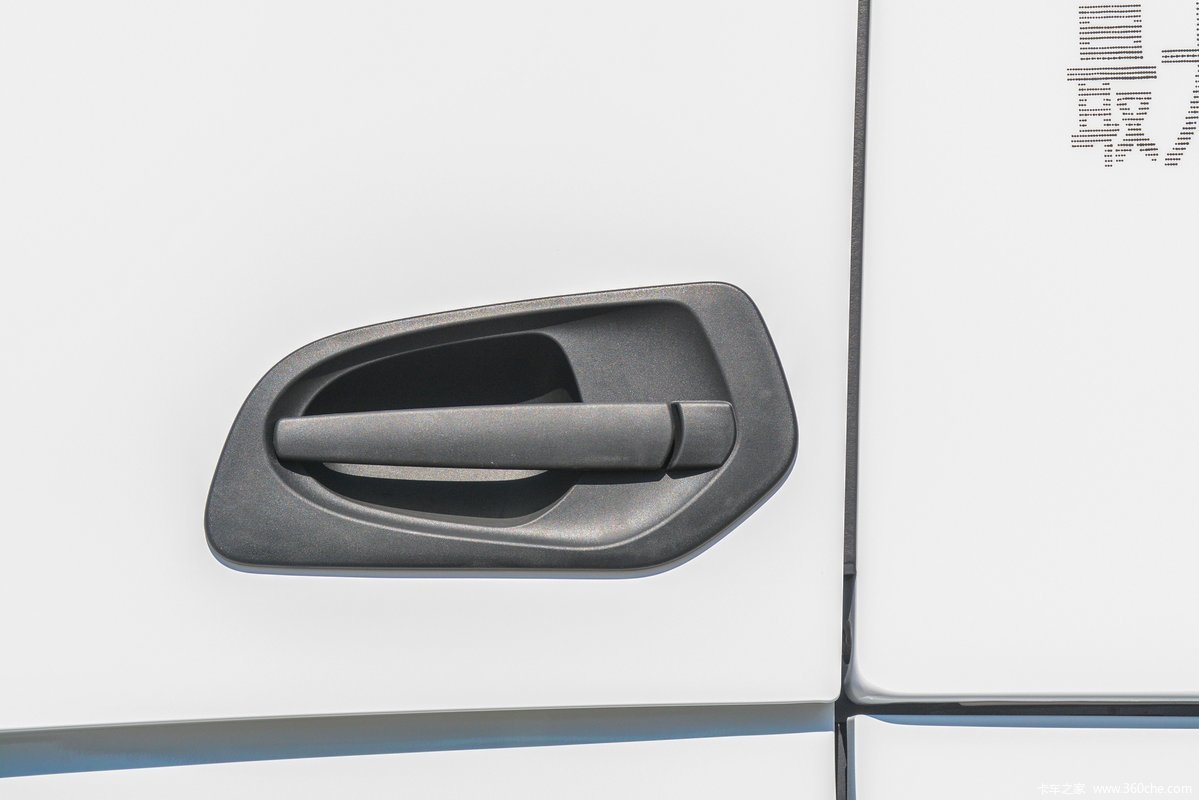 【图】奔驰 Actros 重卡 510马力 6X4 危化品运输牵引车(国六)(BJ4266Y6DHL-A3)_实拍图片_1679324_卡车之家