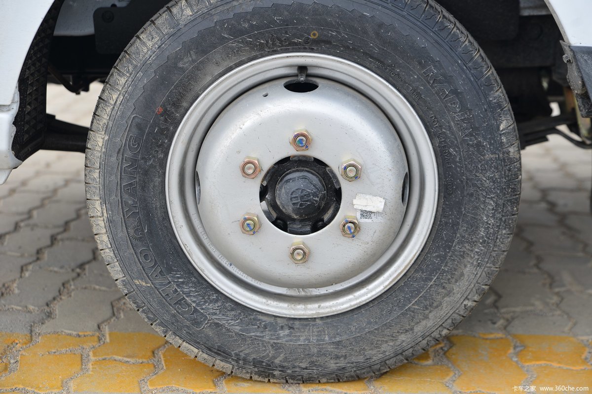 【图】东风途逸 T5 1.6L 122马力 汽油 3.965米单排厢式小卡(国六)(EQ5031XXY16QEAC)_实拍图片_1680266_卡车之家