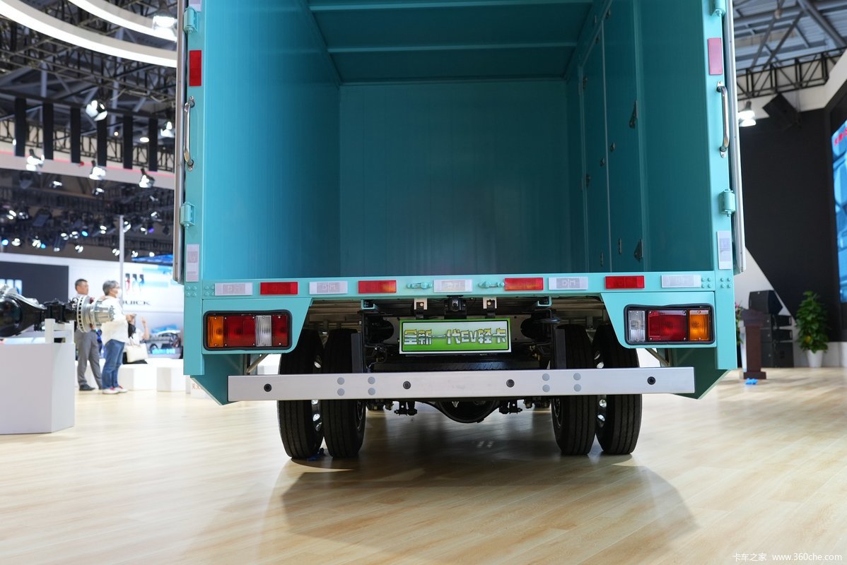 【图】庆铃 新EV轻卡 4.5T 4.13米单排纯电动厢式轻卡(QL5040XXYBEVBNHA)100.46kWh_实拍图片_1684589 ...